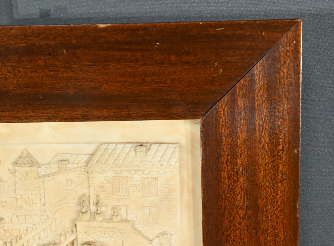 Tableau Bas-Relief en Calcaire Pétrifié, signé CF. Becker – Fin XIXe ...